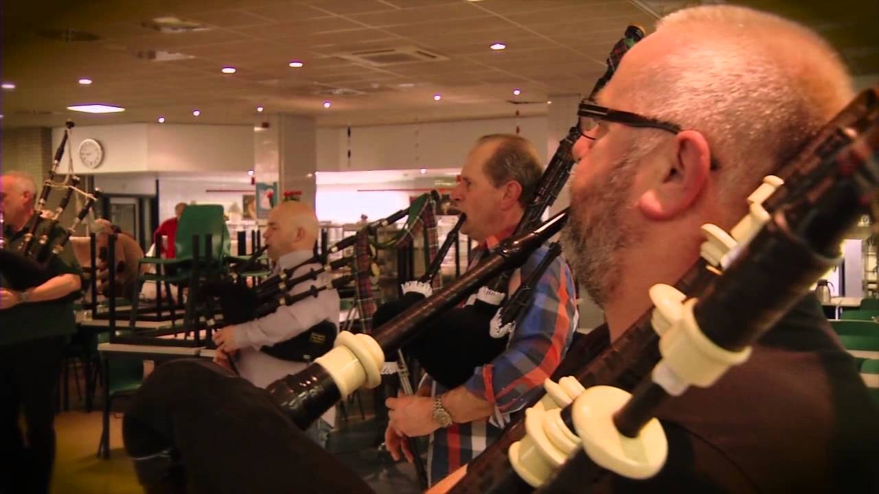 Raad013 -- CDA op bezoek bij de Dutch Pipes and Drums - YouTube