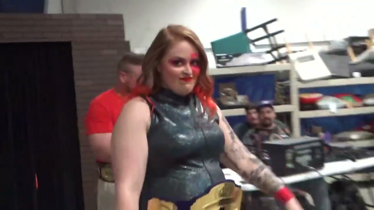 Jessie Nolan vs. Vanity Vixsin - Women’s Wrestling - YouTube