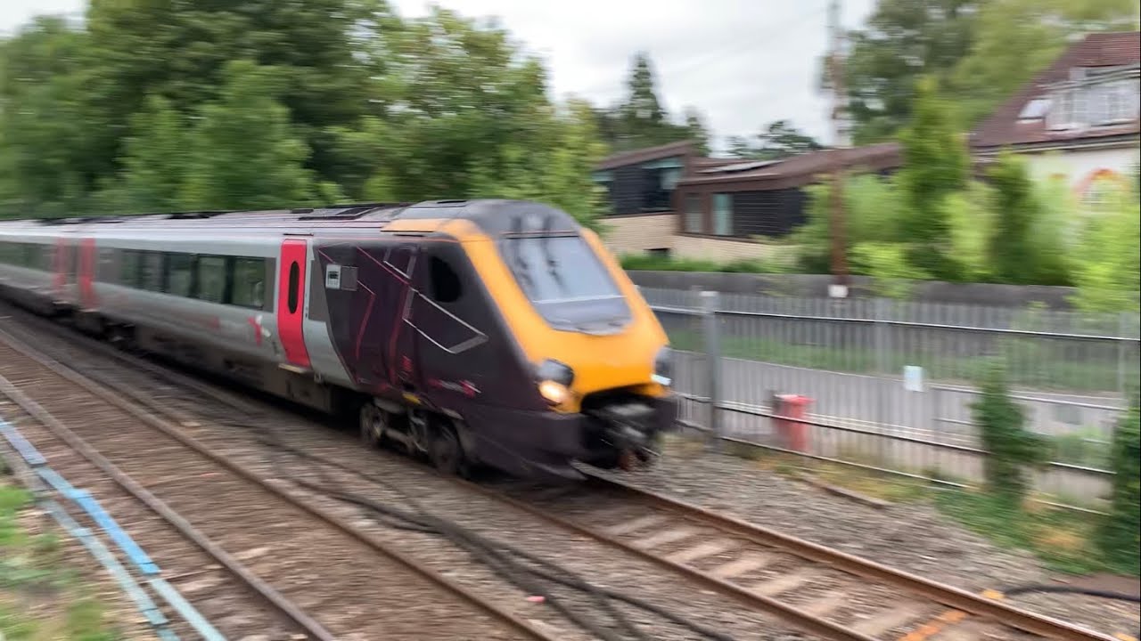 Class 220 Voyager | 220033 | Cross Country - YouTube