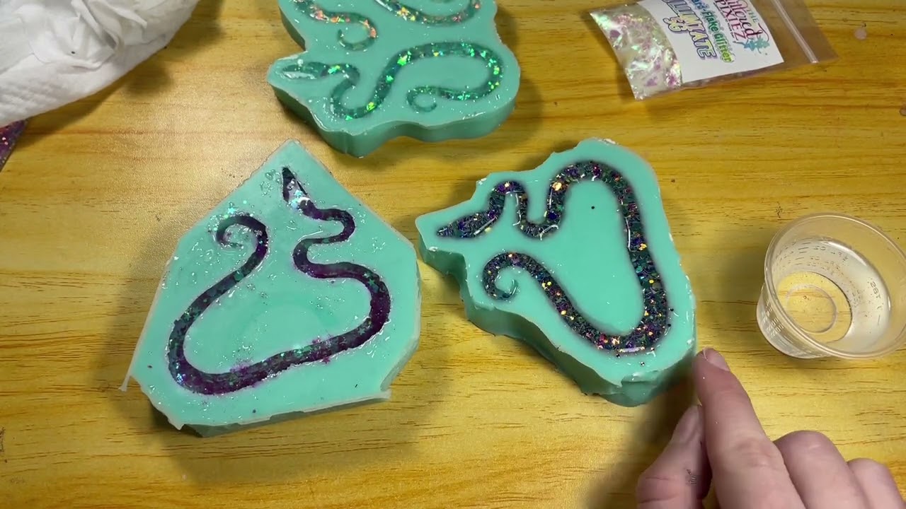 Resin snakes- Watch me resin - YouTube