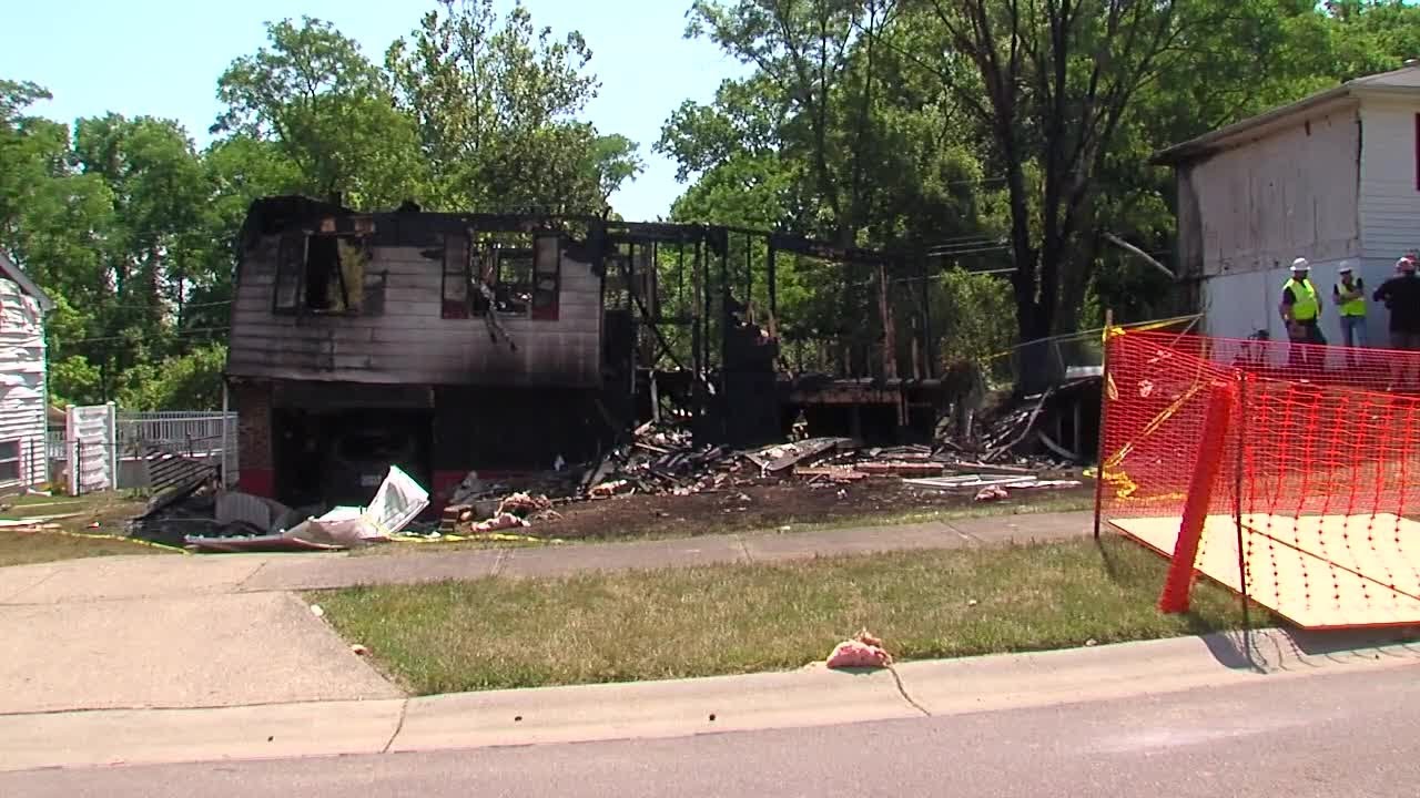 Family reunites with neighbor who saved them from house explosion - YouTube