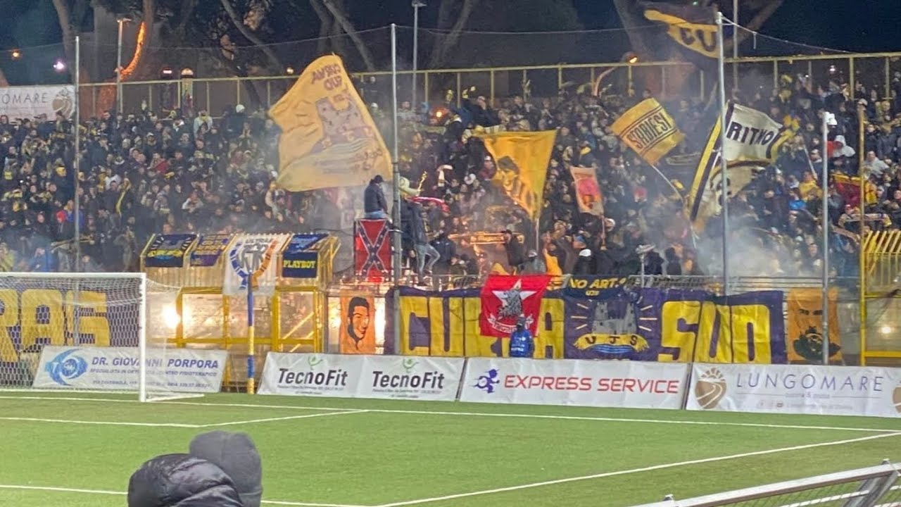 Curva Sud Juve Stabia con un grande prestazione in casa contro ...