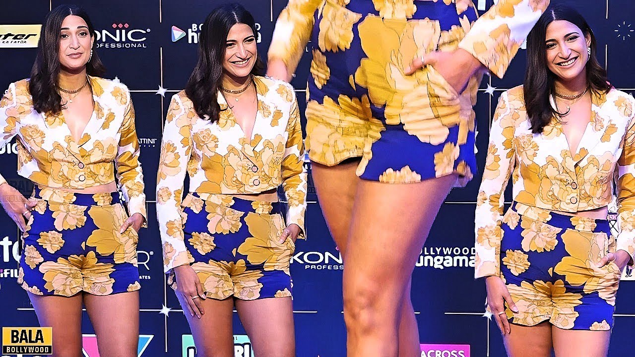 Aahana Kumra Flaunts Her Long Legs In Thighs Short arrives at Bollywood ...