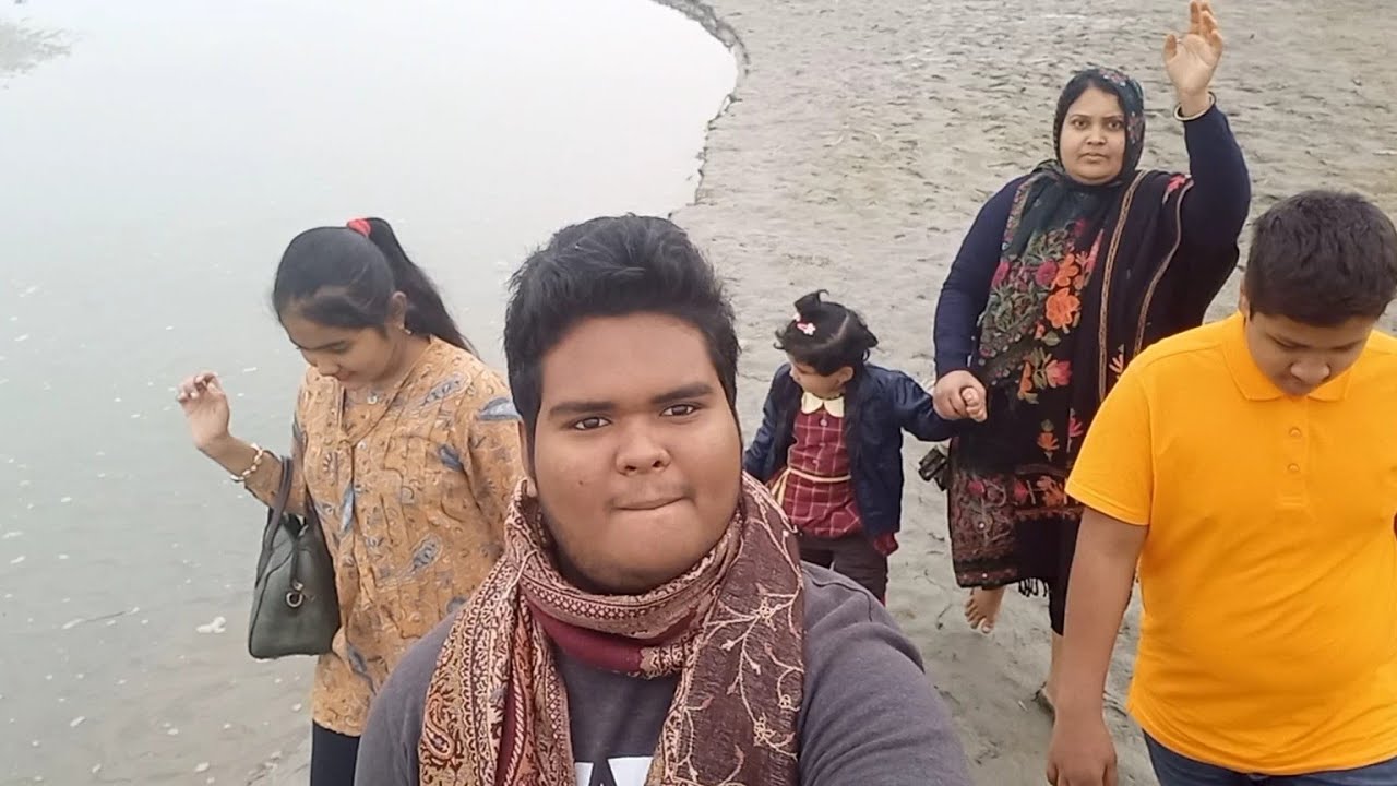 ei prothom nodir chor e jeye khub moja korlam - YouTube