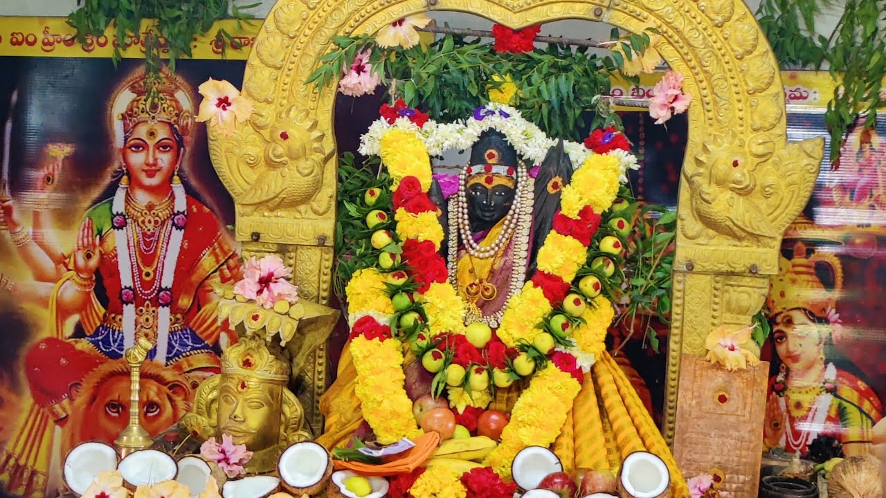Raja Rajeswari Ammavari Abhishekam/Raja Rajeswari Devi/Mkv Voice - YouTube