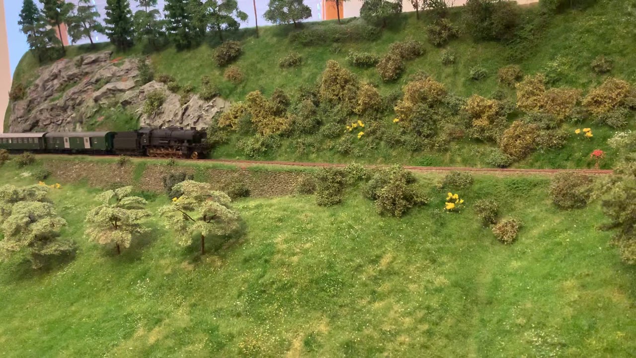 Öbb 33 mit Eilzug (Anlagenübersicht) - YouTube