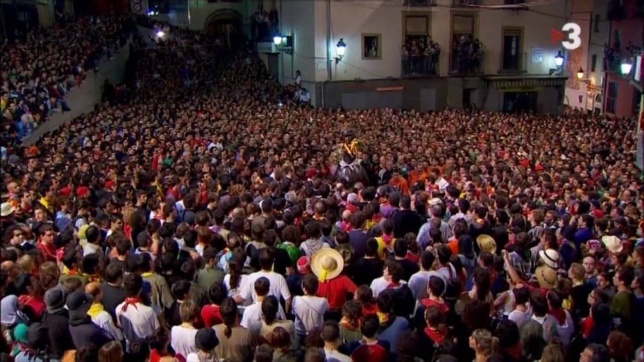 El Ball de l'Àliga de la Patum de Berga 2010 - YouTube