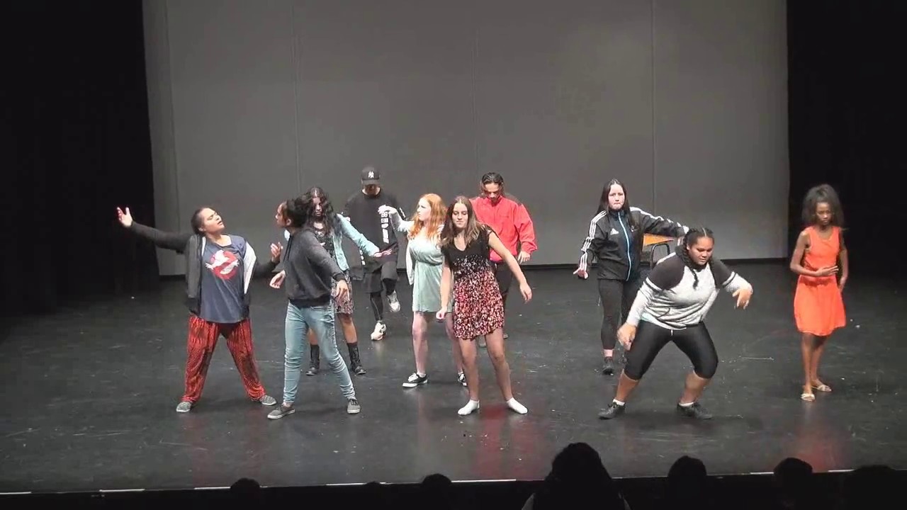 Year 10 dance performance - YouTube