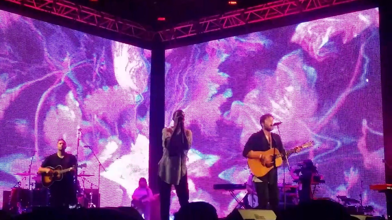 Splinters and Stones - Hillsong United ( LIVE IN DUBAI) - YouTube