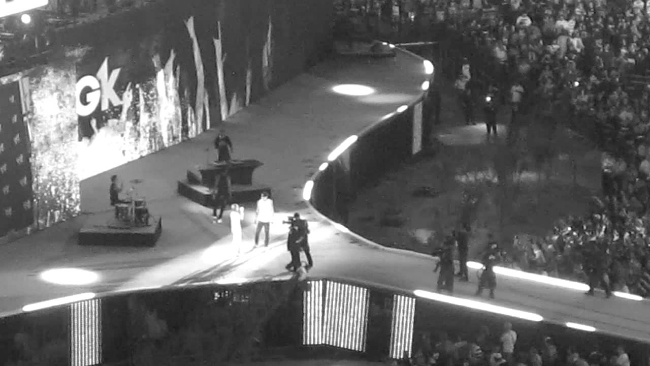 MGK performing Invincible at WrestleMania 28 - YouTube