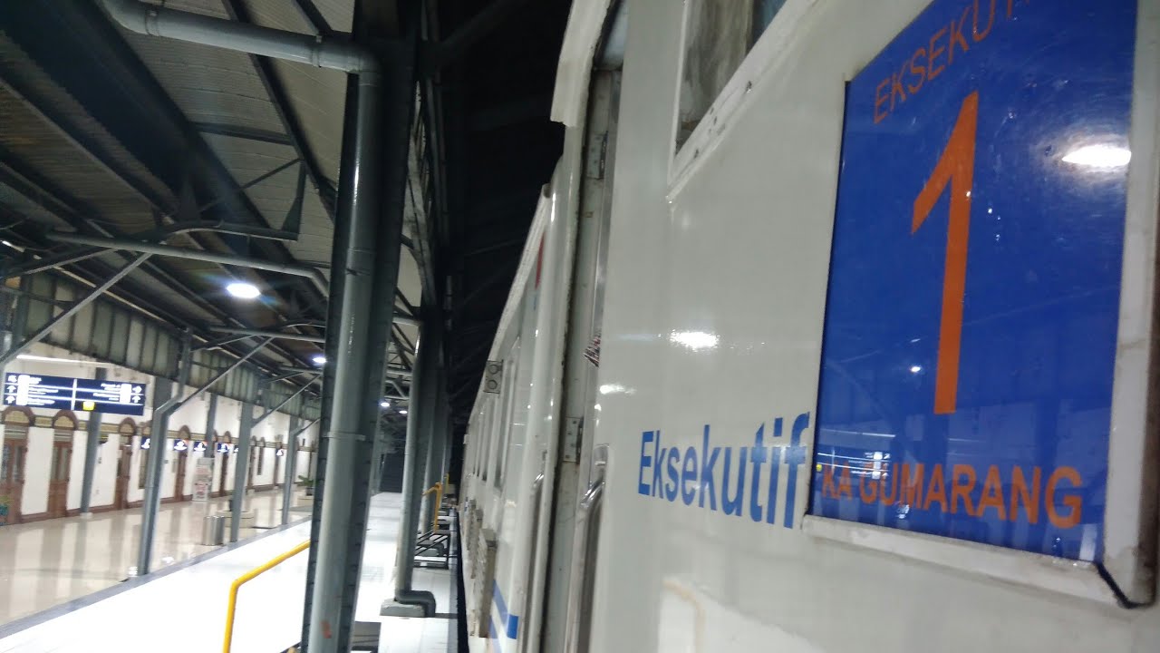 [Full trip by train] Naik kereta api eksekutif Gumarang surabaya ...