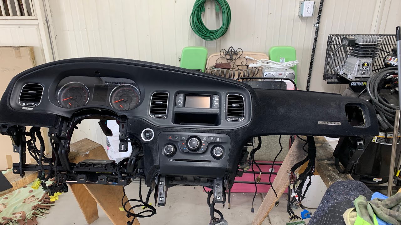 2011-14 and 2015+ Dodge Charger Dash comparisons - YouTube