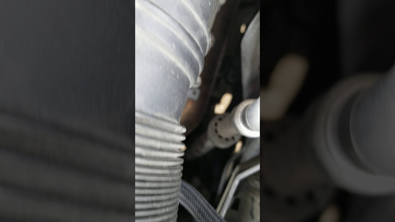 M273 engine noise - YouTube