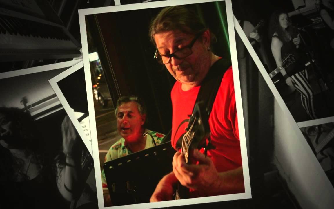 Julie Curly - Confessions au Labo live (photos & musique) - YouTube