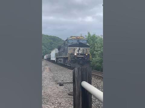 NS 4364 in Johnstown PA - YouTube