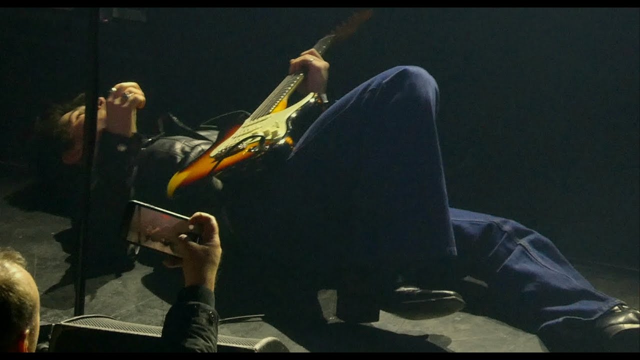 Inhaler -Falling In, Live @ Melkweg Amsterdam, 16-01-2020 - YouTube