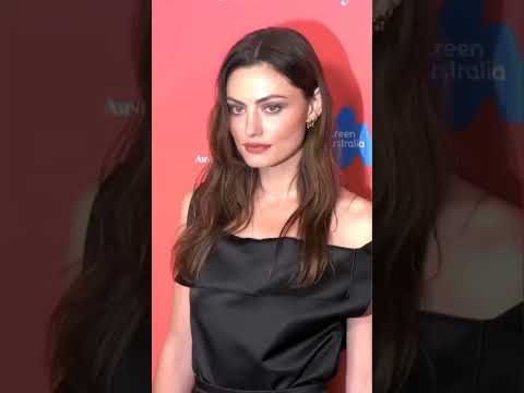 Model Vs Phoebe Tonkin