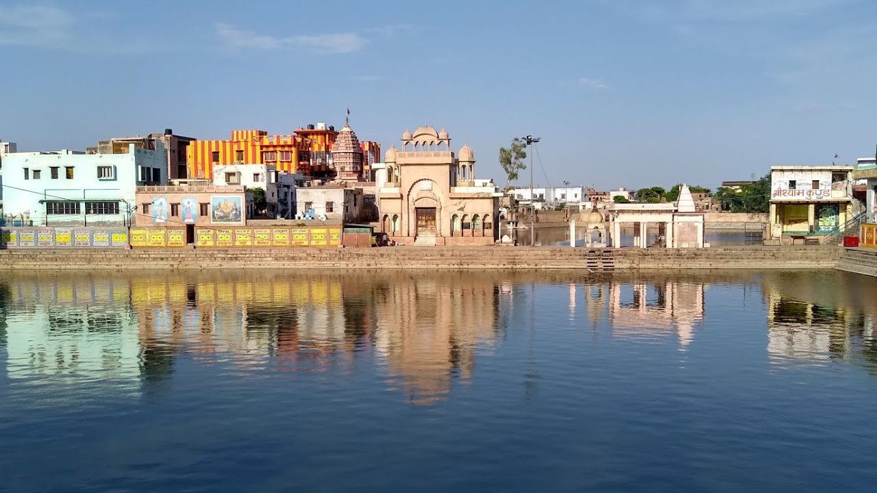 Prachin Virajman Thakur Shri Radhakrishna@oldest temple of Radha kund ...