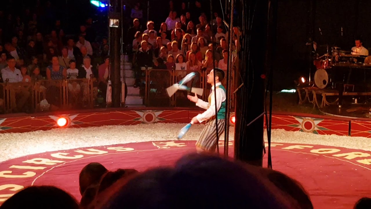 Giffords Circus juggler - YouTube