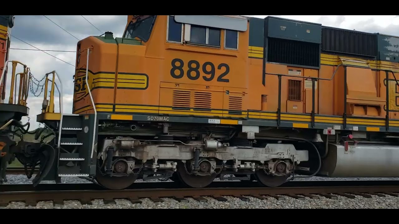 BNSF (733) Giant!! #2 on 8/7/22 @ Lumber - YouTube