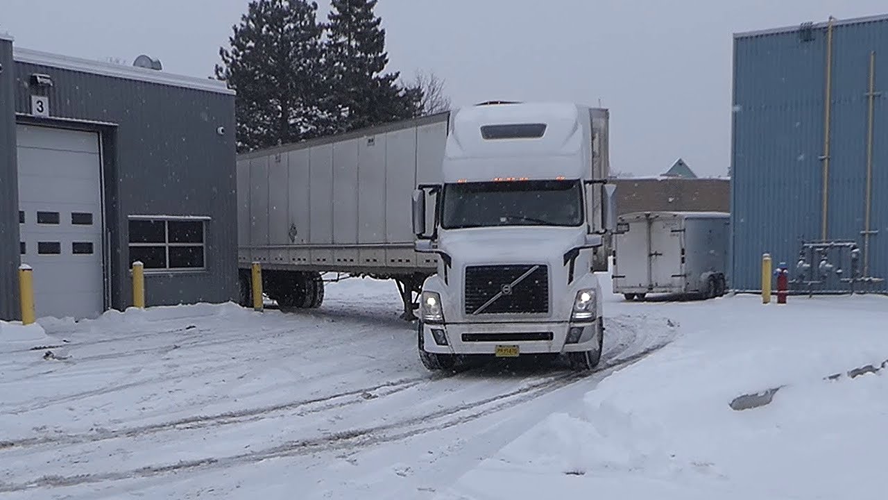 SNOW Day VOLVO Transport Back up like a Pro!! - YouTube