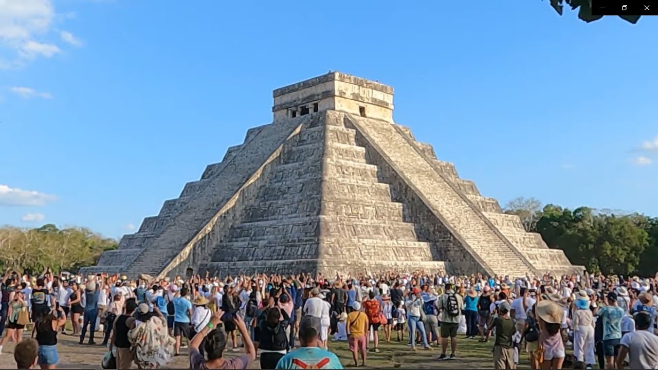 Walking in Chichen Itzà in spring equinox - YouTube