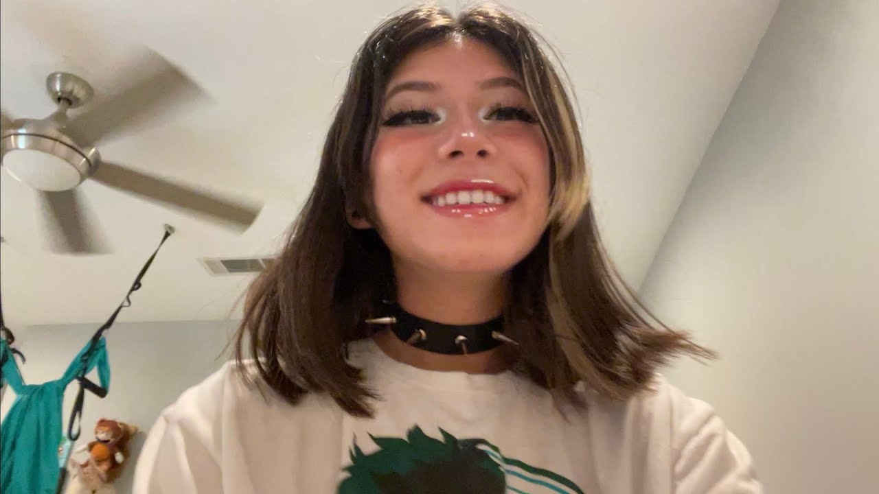 girl does your eyeliner (asmr) - YouTube