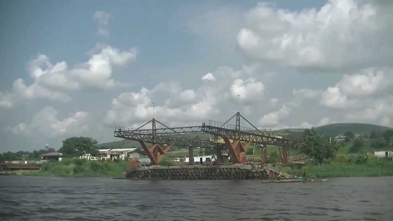 Bateau sur le fleuve Congo 2018 - YouTube