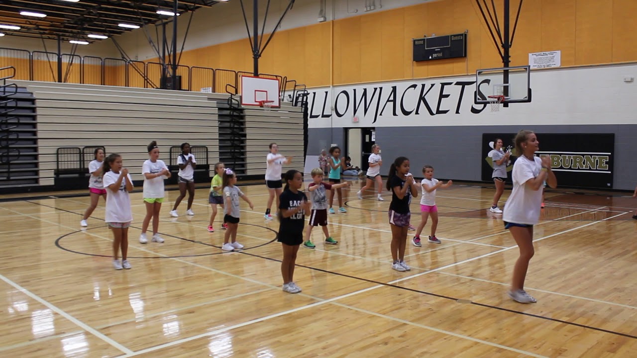 CHS pee wee cheer camp - YouTube