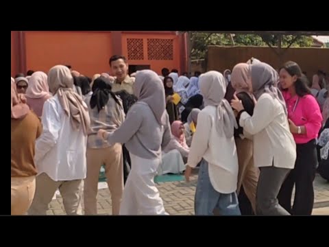 JKT48 Heavy Rotation Dance Cover Live Pensi Sekolah SMK KBM2 Bekasi ...