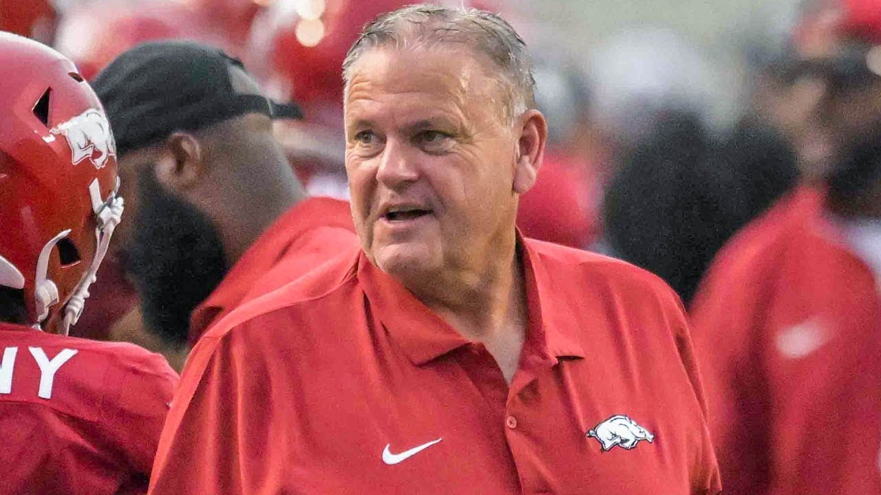 Razorbacks' coach Sam Pittman previews game with Oklahoma State - YouTube