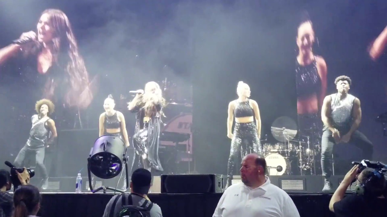 Hailee Steinfeld - Haiz EP Medley - The Voicenotes Tour Camden 7/24/18 ...