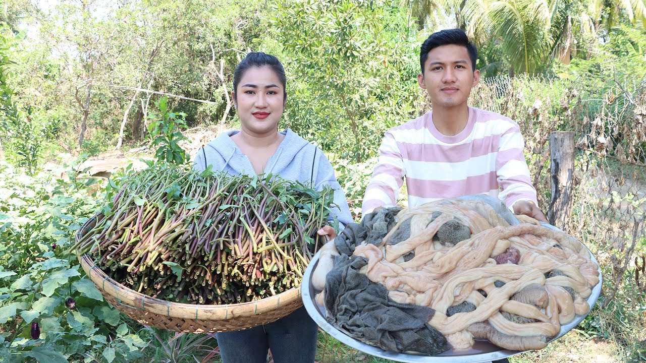 Brother and sister cooking - Cook Beef intestine with water spinach ...