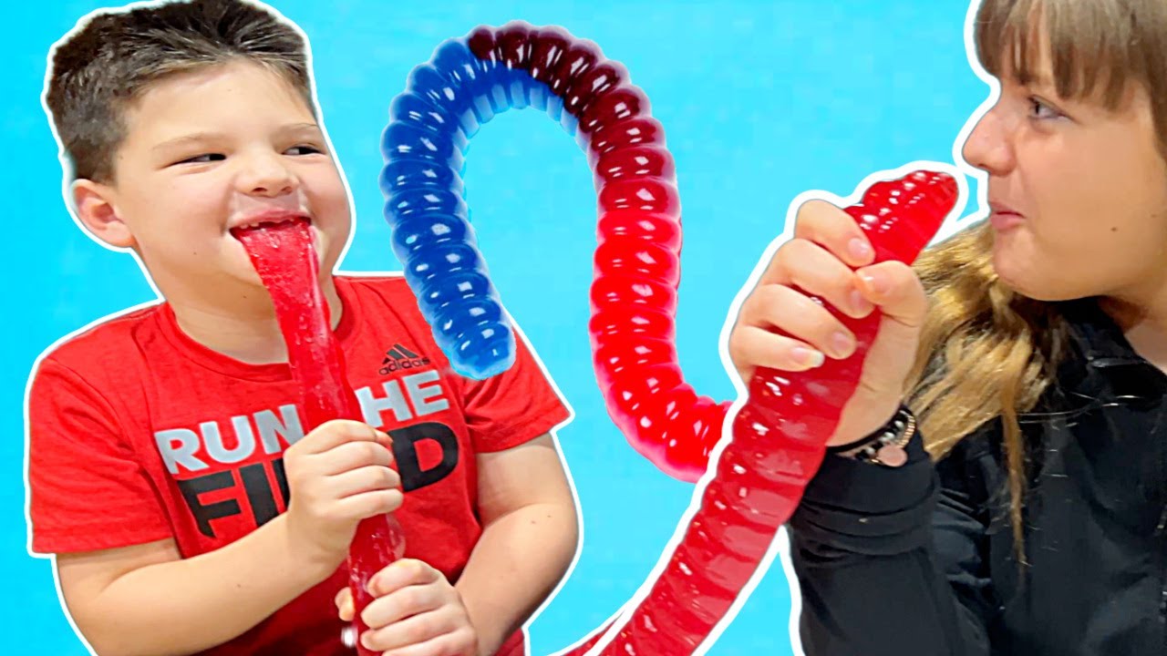 GIANT GUMMY FOOD (REAL OR FAKE! Caleb and AUBREY EAT GUMMIES CANDY ...