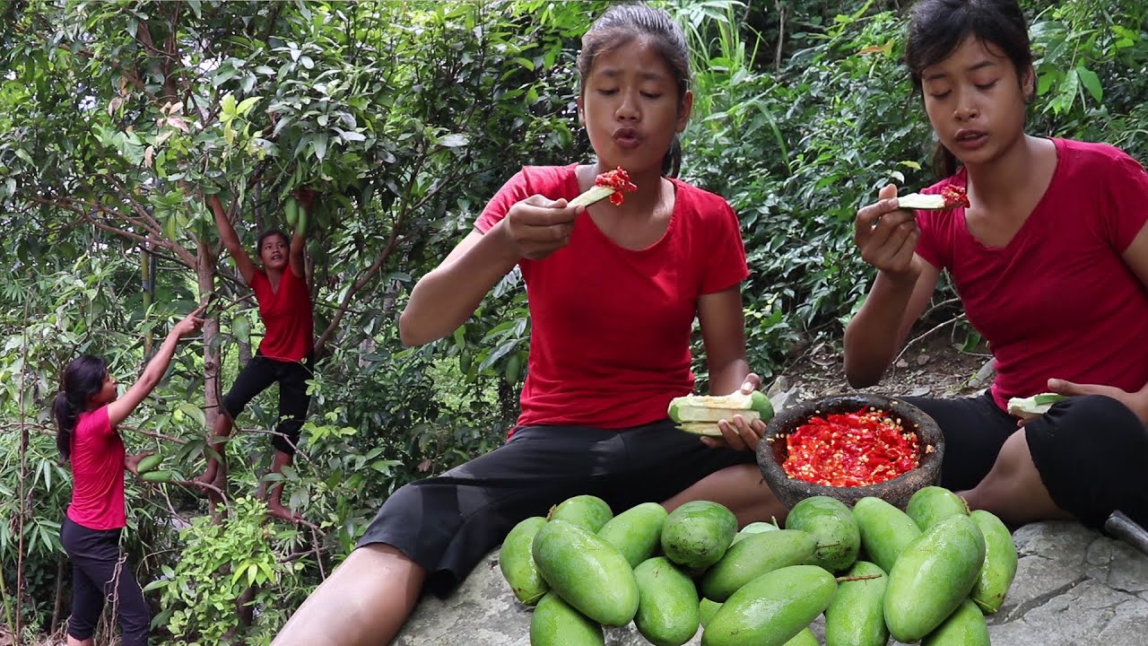 Green Mango With Salt And Pepper