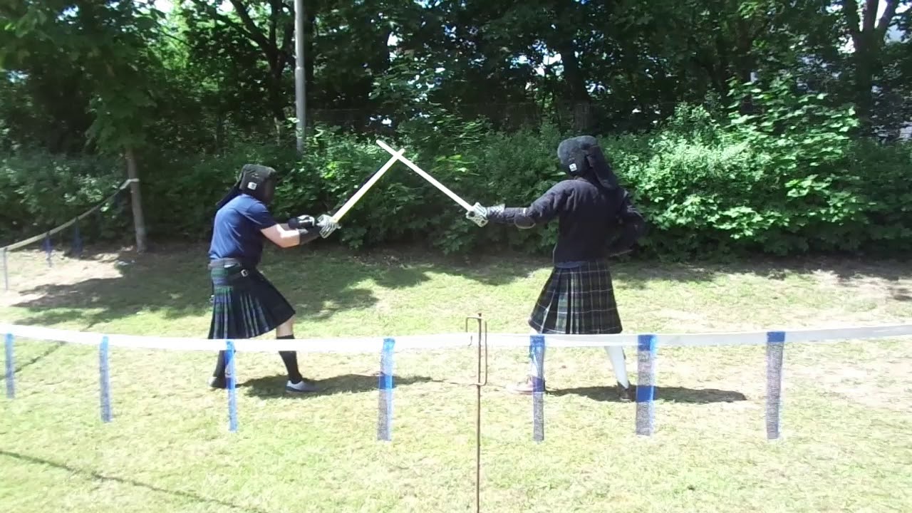 Highland Games: Broadsword & Dirk vs Backsword - YouTube