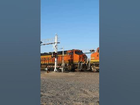 BNSF 3835 EB STACK TRAIN 5-20-2022 - YouTube
