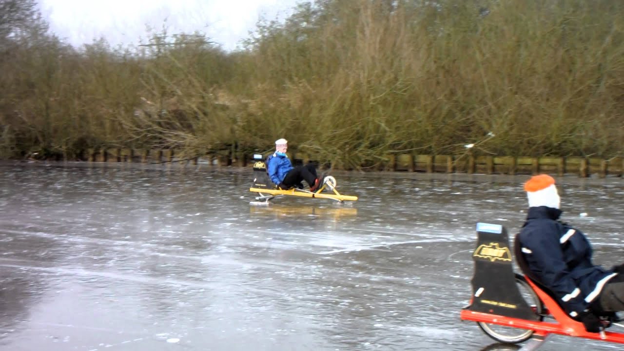 ICEBYK : Max & Han drifting (and falling off..) - YouTube