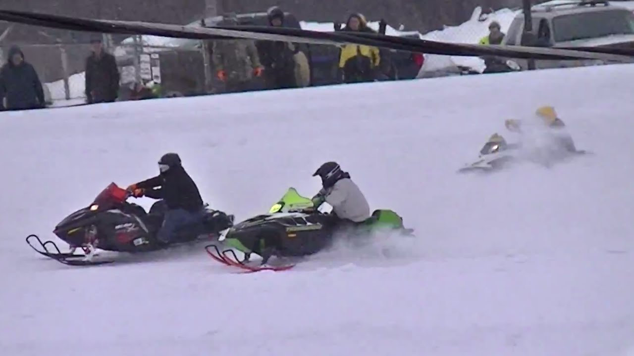 800+ Snowmobile Heat | Stateline Speedway | 2-21-15 - YouTube