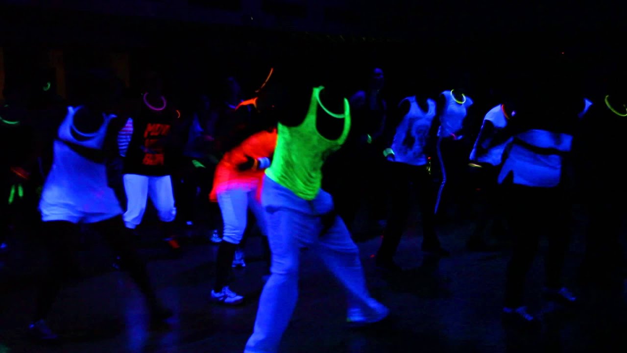 Zumba By Night- 28 janvier 2014 - YouTube