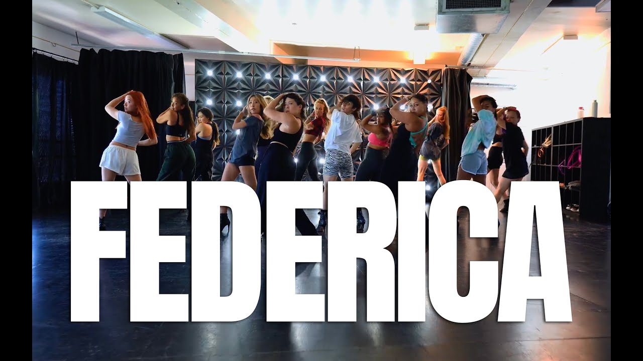 One Minute Man (feat. Ludacris) Missy Elliott by FEDERICA - YouTube