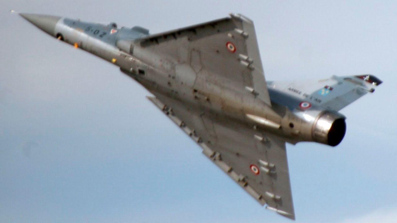 MIRAGE 2000C SOLO DISPLAY - FANTASTIQUE DEMONSTRATION! - YouTube