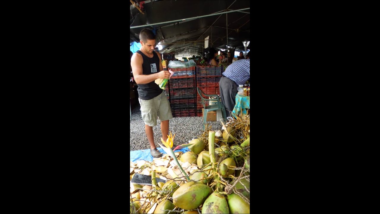 Wai niu [Coconut water, agua de coco] any way you like it at the Hilo Farmers Market-DSCN0672 ...