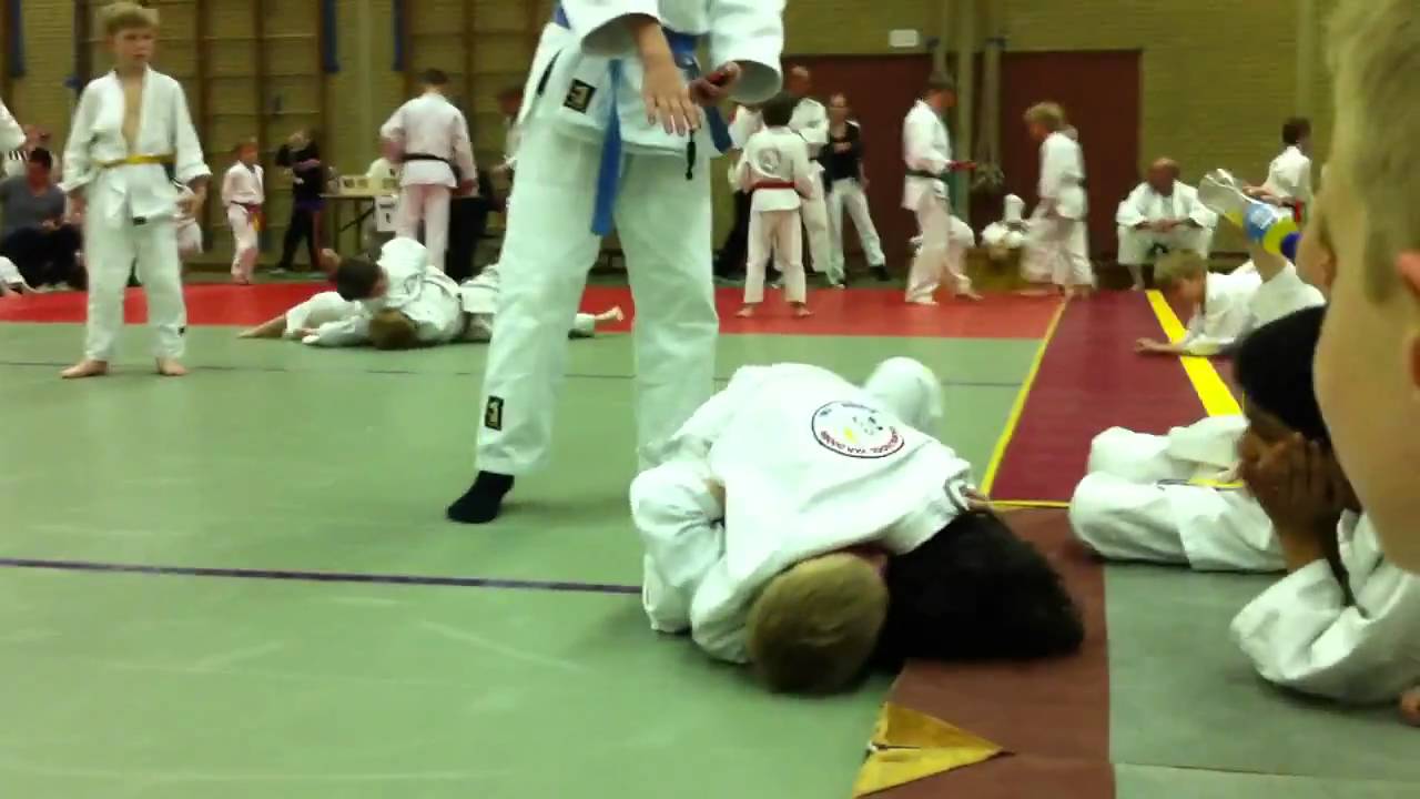 Sacha Deighton 5 Years Old Judo 2011 006.MOV - YouTube