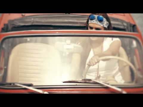 Tuğba Altıntop - Yana Yakıla