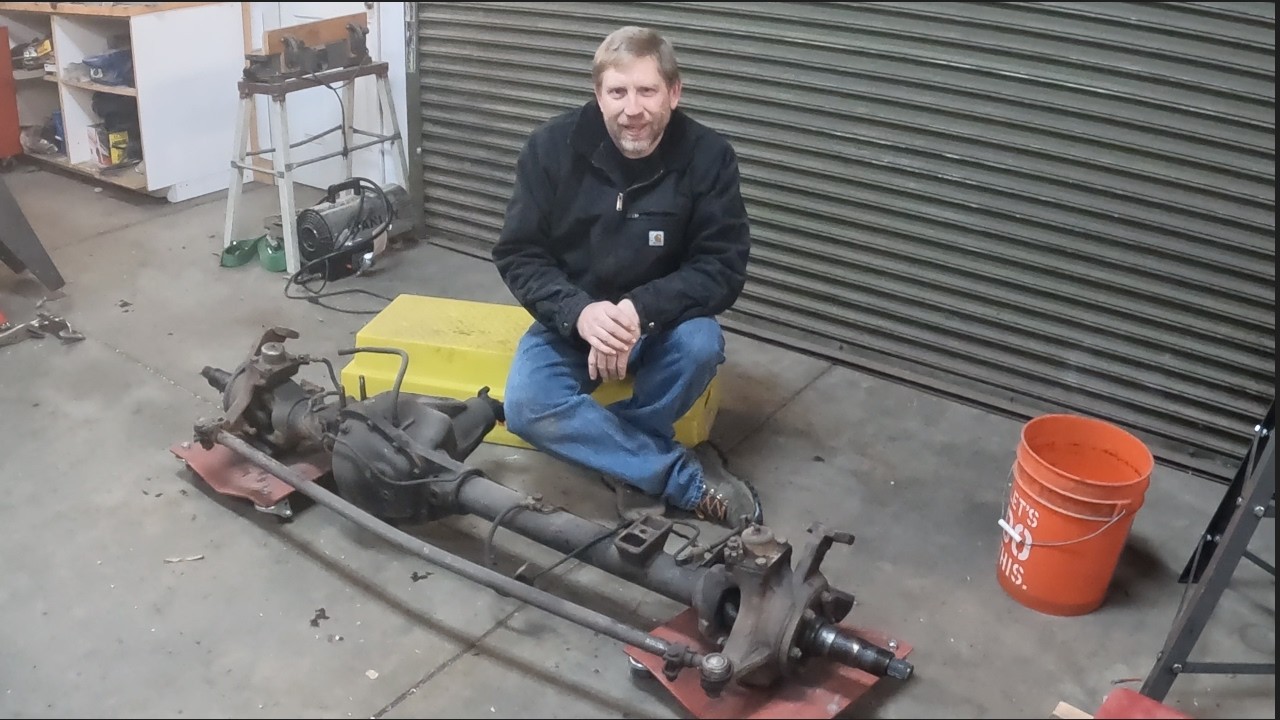 Breaking Tools on the Kaiser M715's Rear Dana 80 Build - YouTube