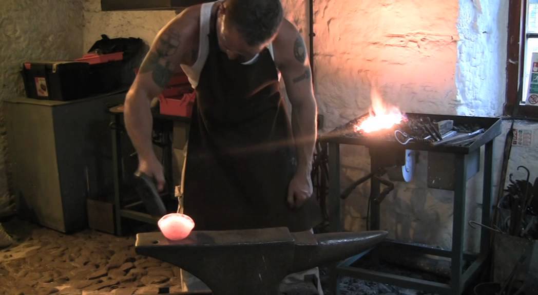Forging a Cutting Swage at MBW - YouTube