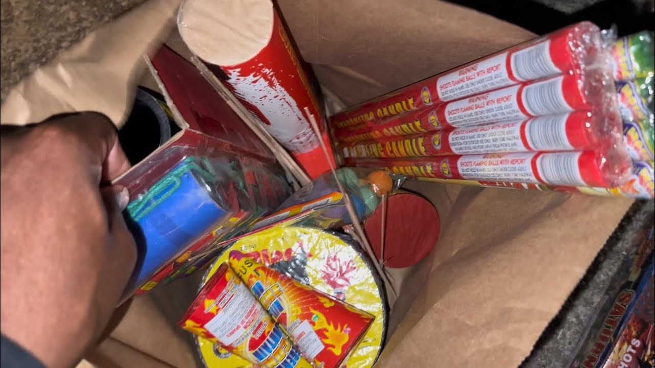 Most Lit 4th Of July Ever🔥‼️(VLOG/Firework War) - YouTube