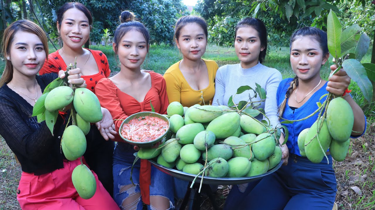 Wow fresh mango eating with chili salt recipe with my family - Eating ...