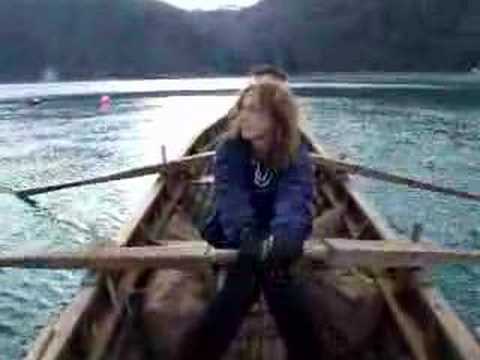 Currach - rowing in time - currach builders - YouTube